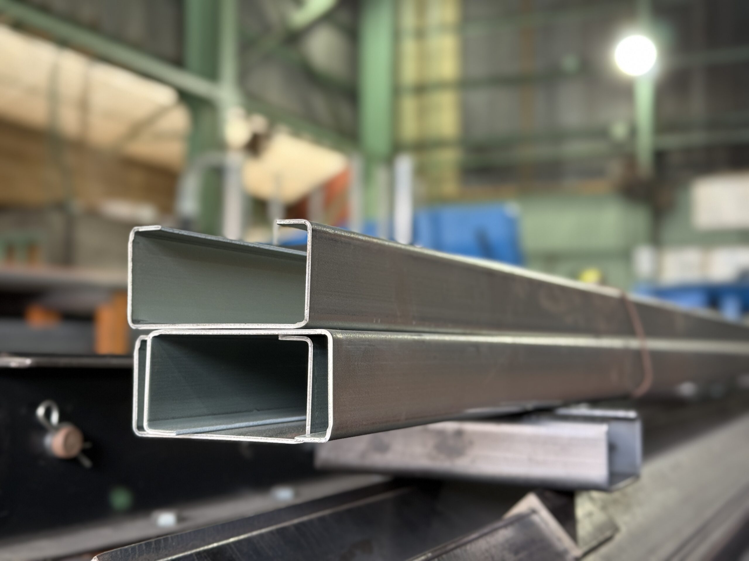 ZAM Cチャンネル（リップ溝形鋼） | WORKS | 溝西鉄鋼 鋼材加工の産地直送 短納期・長尺に強み 大阪